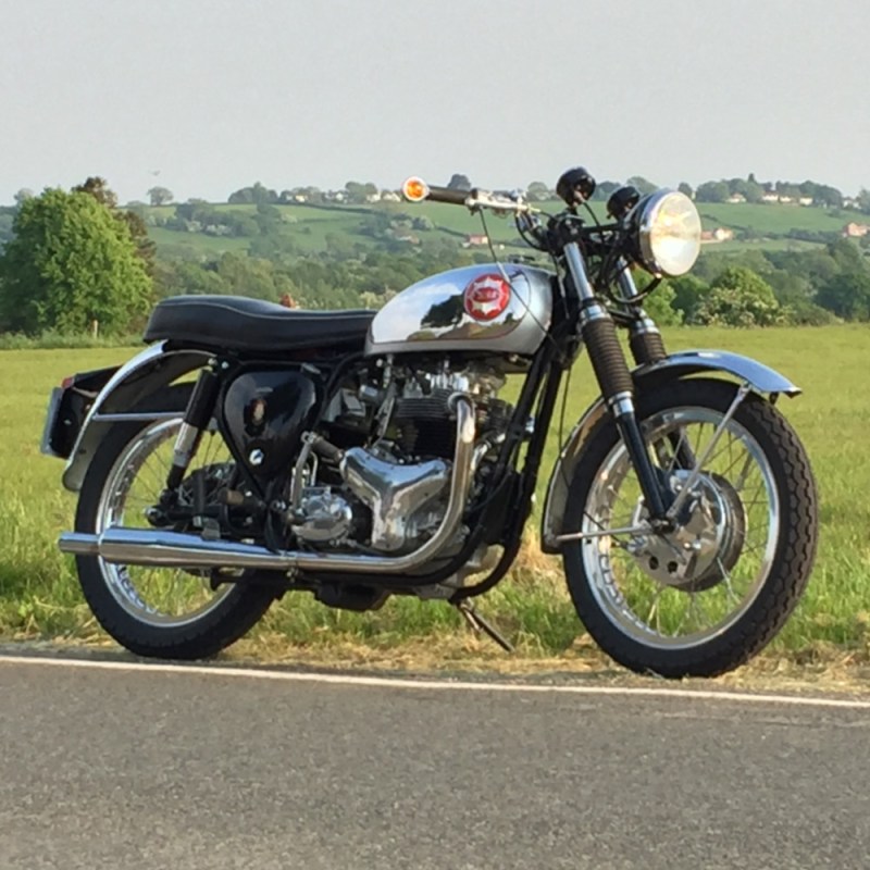 Triumph T140 - Stainless Classics